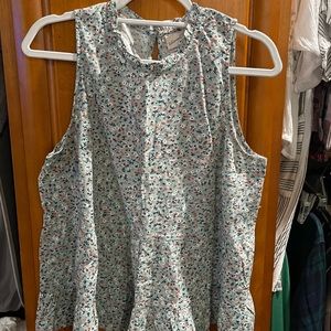 Universal Thread | Tops | Beautiful And Feminine Sage Green Floral ...